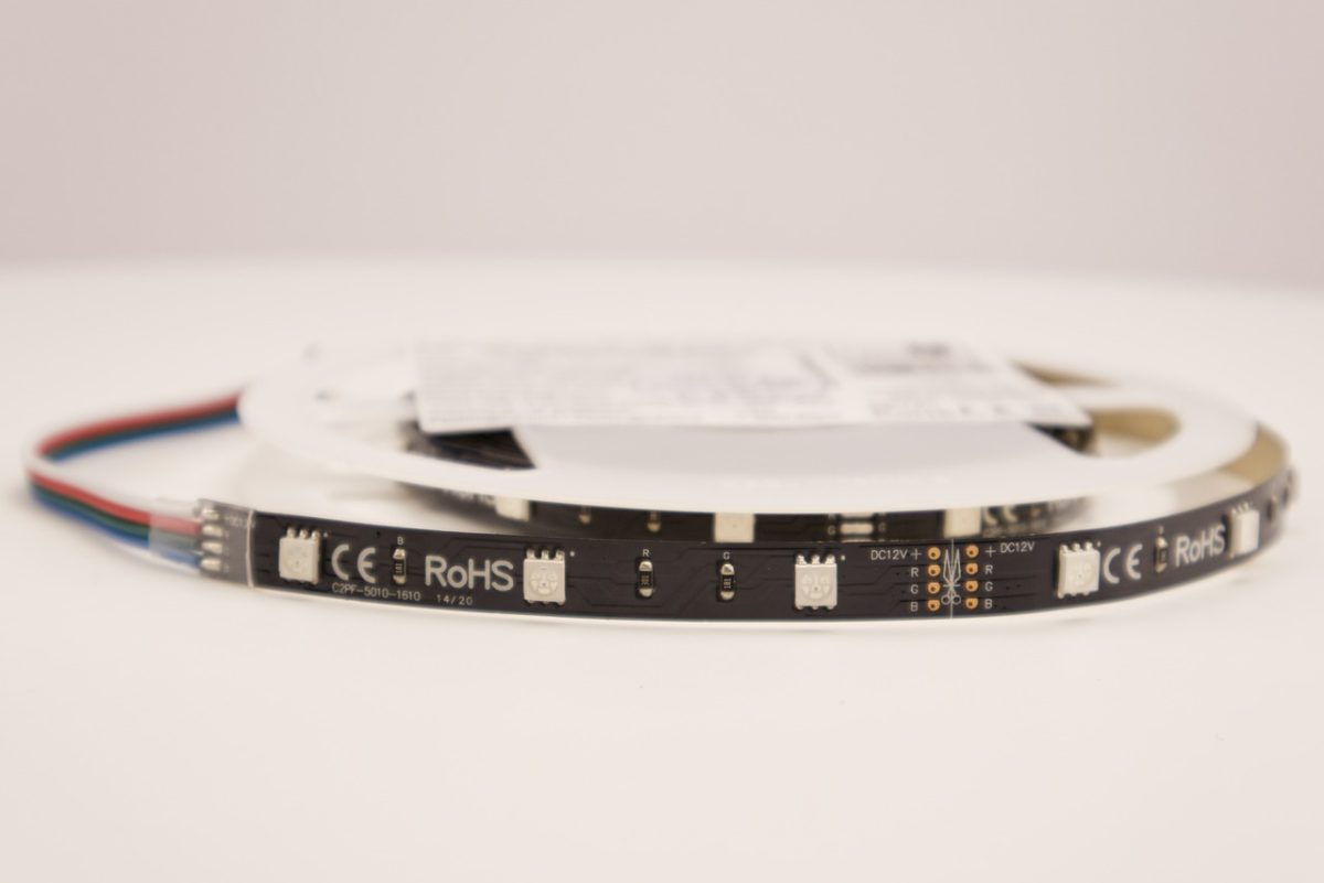 Come installare le strisce LED: scelta, installazione e collegamento ...